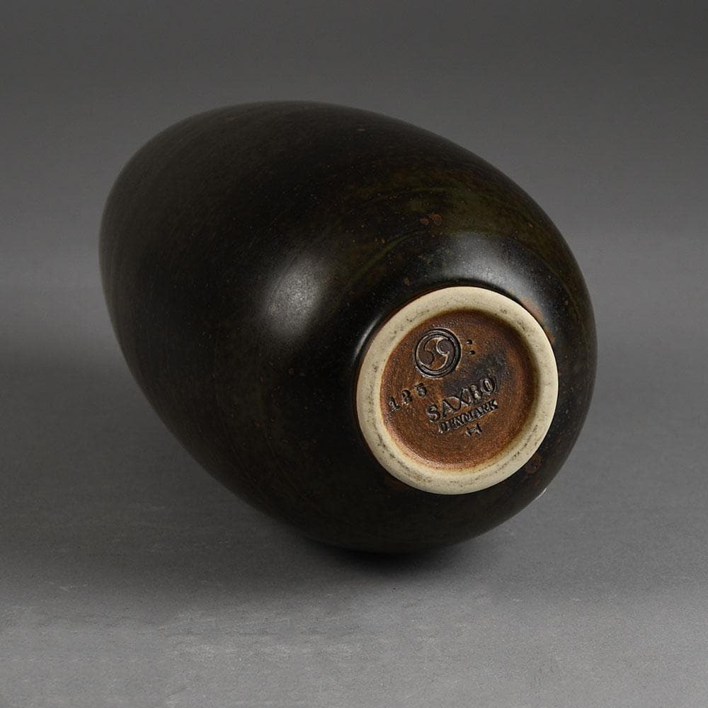Brown vase with impressed line decoration by Saxbo E7199 - Freeforms